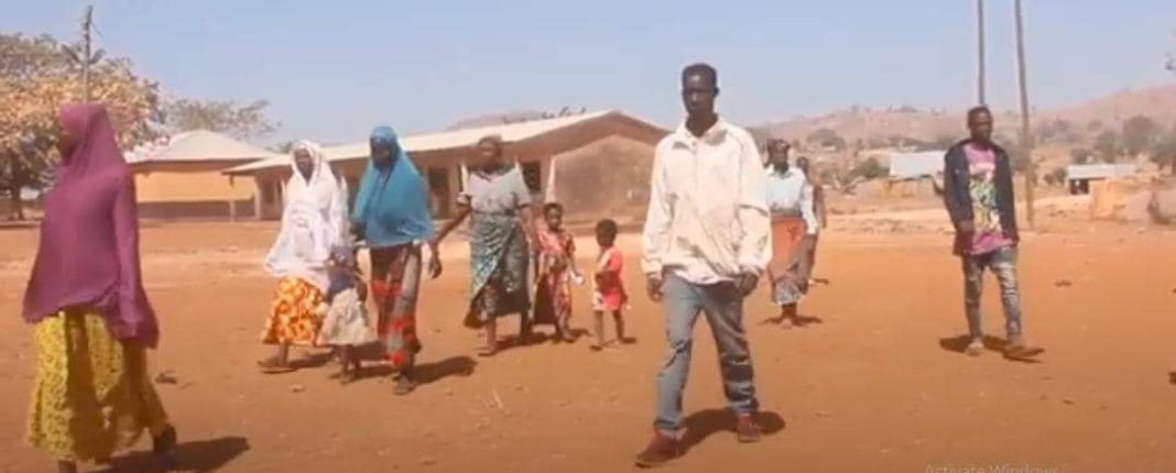 Bawku West District: Over 1,700 Burkina Faso Nationals besiege Widnaba ...